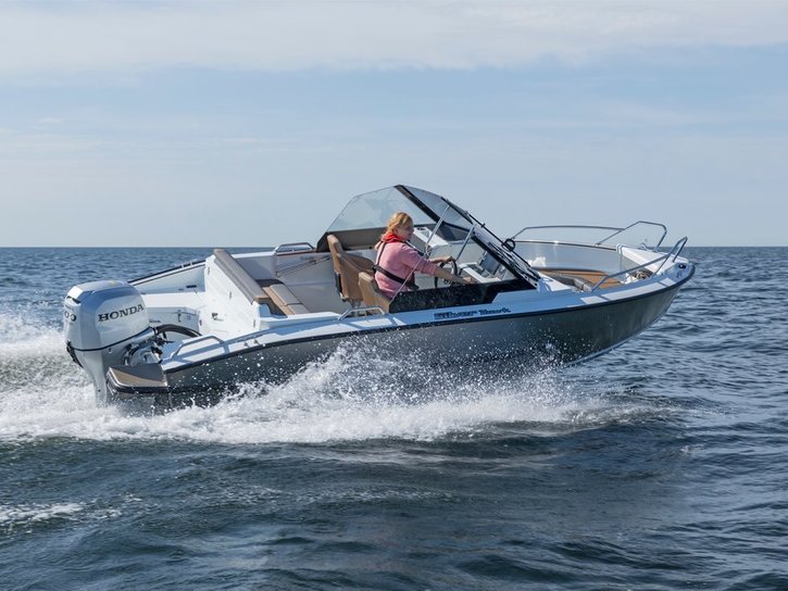 Silver veneet nyt meillä Espoossa - Nautic Trading Oy